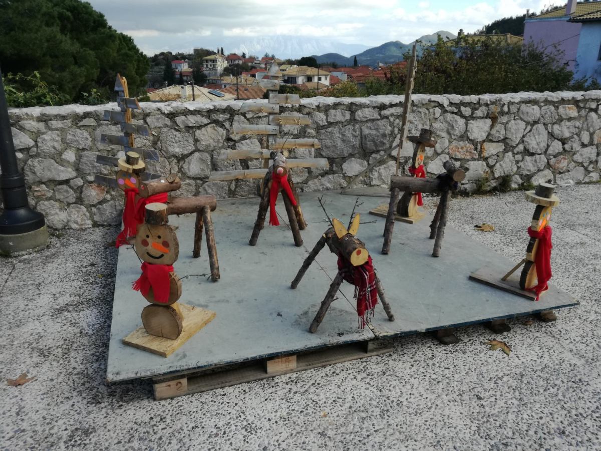 ΧΡΙΣΤΟΥΓΕΝΝΙΑΤΙΚΕΣ ΕΚΔΗΛΩΣΕΙΣ ΣΤΗΝ ΚΑΡΥΑ ΑΠΟ ΤΟΝ «ΑΠΟΛΛΩΝΑ ...
